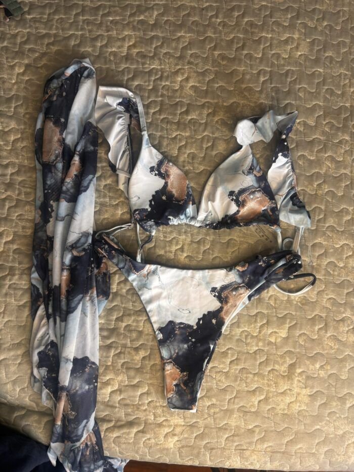 Bikini con pareo nuevo | Sweatsy